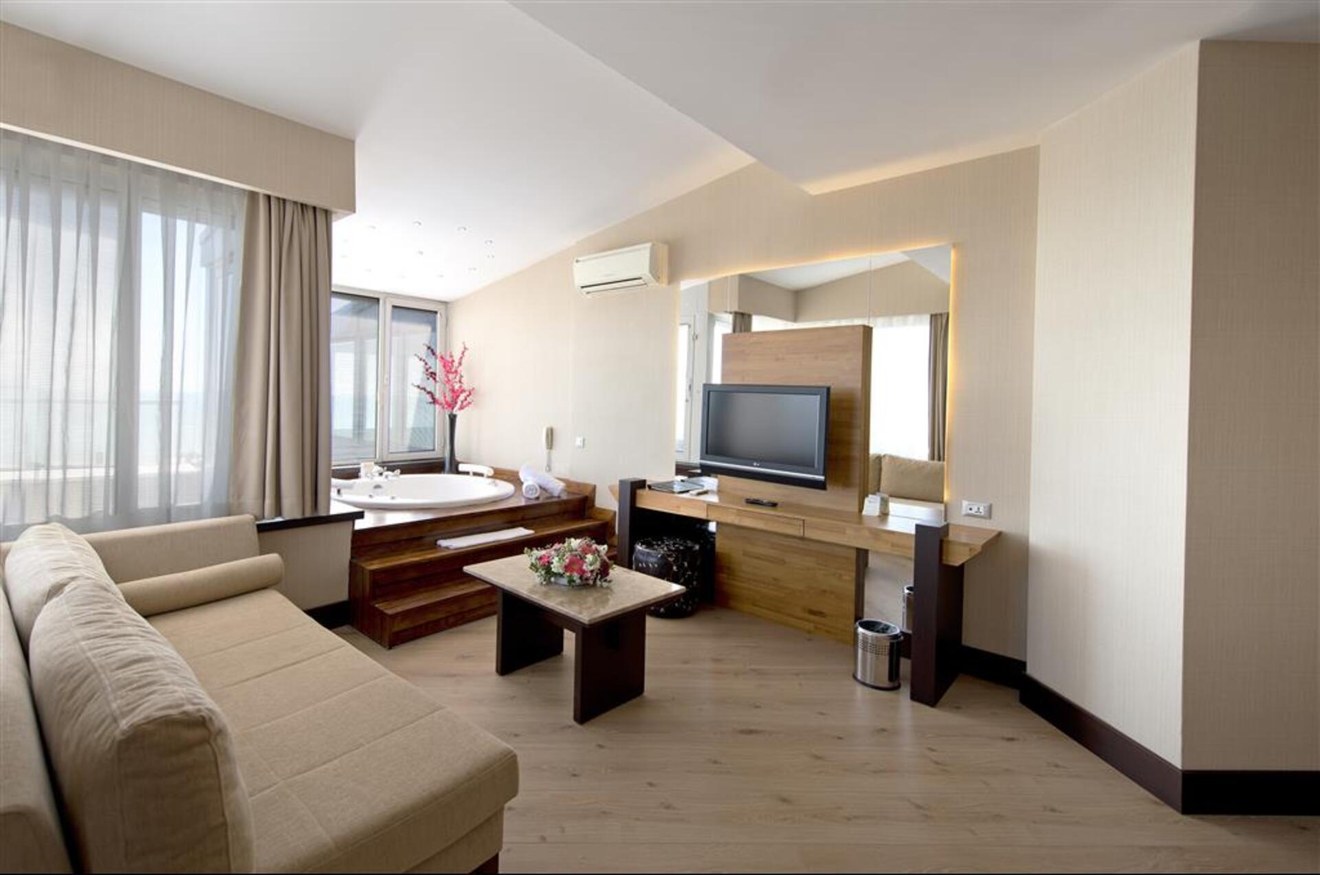 Limak Lara De Luxe Hotel Resort, Antalya | Paralela 45